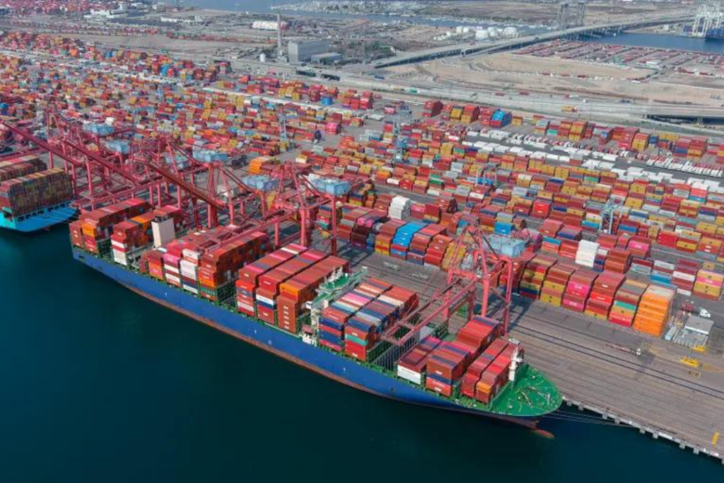 Panama Canal Experiences Shipping 'Traffic Jam': No Crisis (Yet)