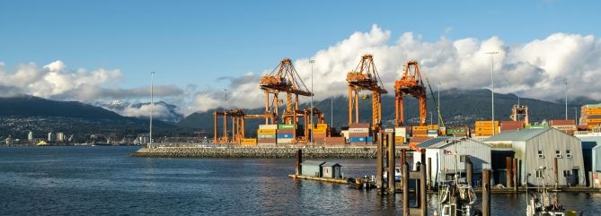 Port Automation Clash: Washington vs California Divide
